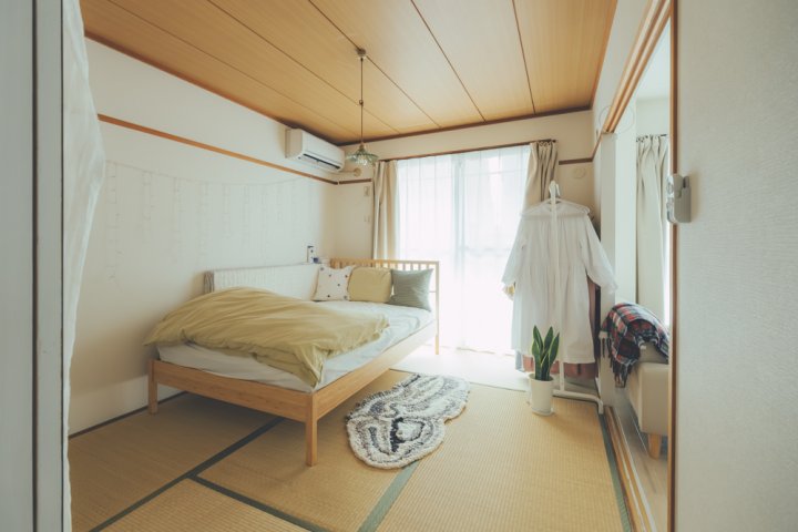 【一人暮らし】キッチンや和室をオシャレに活用。憧れの2DKのインテリア3選 | カルチャー | カルチャー ＆ ライフ | FUDGE.jp
