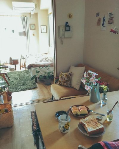 【一人暮らし】統一感があるからとにかくオシャレ！好きなモノに囲まれた1DKのインテリア3選 | ライフスタイル | カルチャー ＆ ライフ | FUDGE.jp