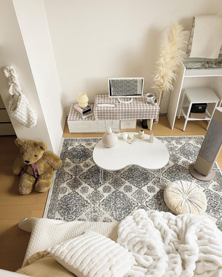 落ち着いた色の家具を集めてつくる、韓国風インテリア。ゆったり寛ぐ一人暮らしの1SK 【私らしく暮らす】 | ライフスタイル | カルチャー ＆ ライフ | FUDGE.jp