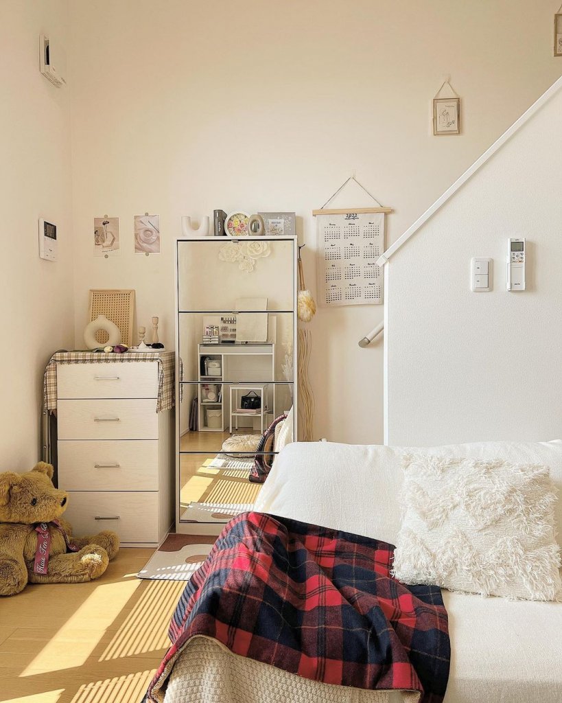 落ち着いた色の家具を集めてつくる、韓国風インテリア。ゆったり寛ぐ一人暮らしの1SK 【私らしく暮らす】 | ライフスタイル | カルチャー ＆ ライフ | FUDGE.jp