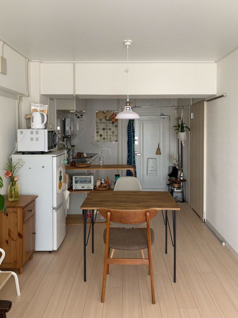 築50年の団地のレトロな雰囲気を楽しむ。一人暮らしの1LDKインテリア 【 私らしく暮らす】 | ライフスタイル | カルチャー ＆ ライフ | FUDGE.jp