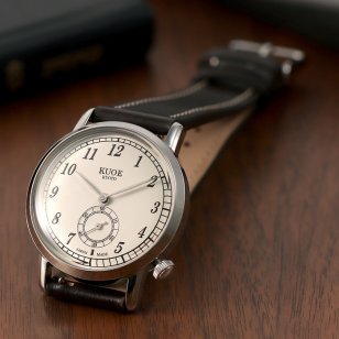 古き良きデザインが魅力的。京都のウォッチブランド《KUOE》から古典的な自動巻きのスモールセコンドモデルが登場 | ニュース | ファッション | FUDGE.jp