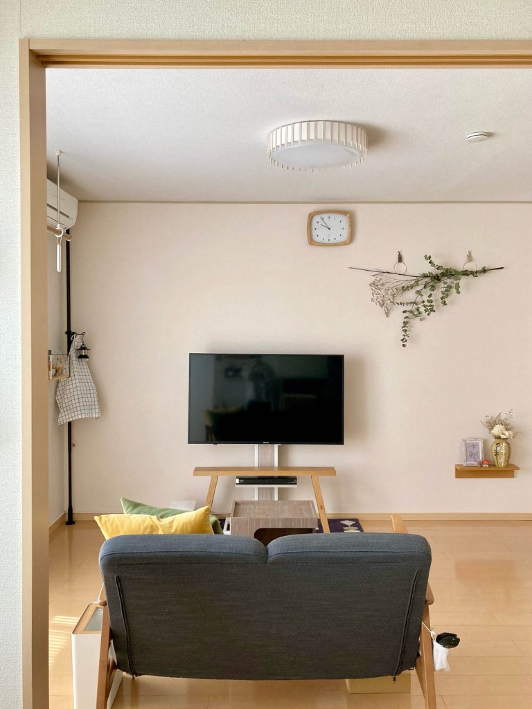 「ちょうどいい場所」に収納をつくって、居心地よく。2DKの一人暮らしインテリア 【私らしく暮らす】 | ライフスタイル | カルチャー ＆ ライフ | FUDGE.jp