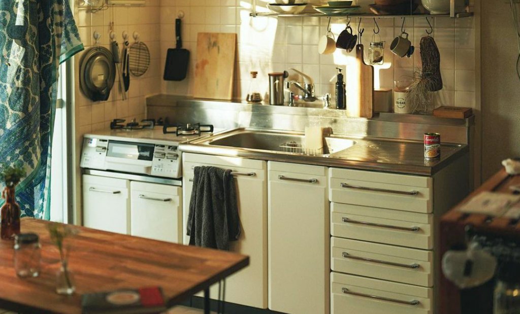 築53年の団地に一人暮らし。レトロさを活かして暮らす2DKインテリア 【私らしく暮らす】 | ライフスタイル | カルチャー ＆ ライフ | FUDGE.jp