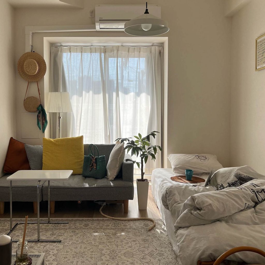 【7畳1K】狭くても開放感のある一人暮らしインテリア 。【私らしく暮らす】 | ライフスタイル | カルチャー ＆ ライフ | FUDGE.jp