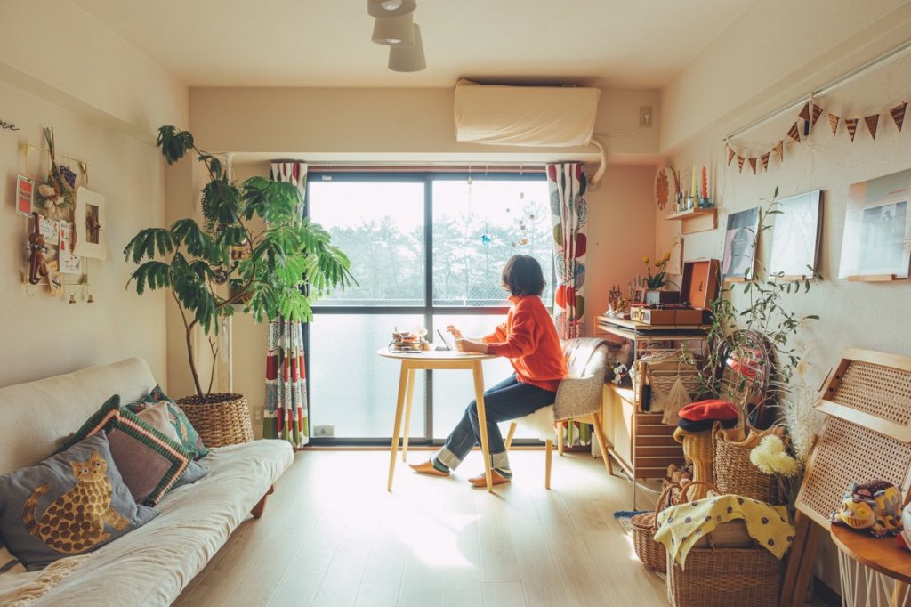 複数の趣味をスペース毎に満喫。五感で暮らしを楽しむ1K・26㎡の一人暮らしインテリア 【私らしく暮らす】 | ライフスタイル | カルチャー ＆ ライフ | FUDGE.jp