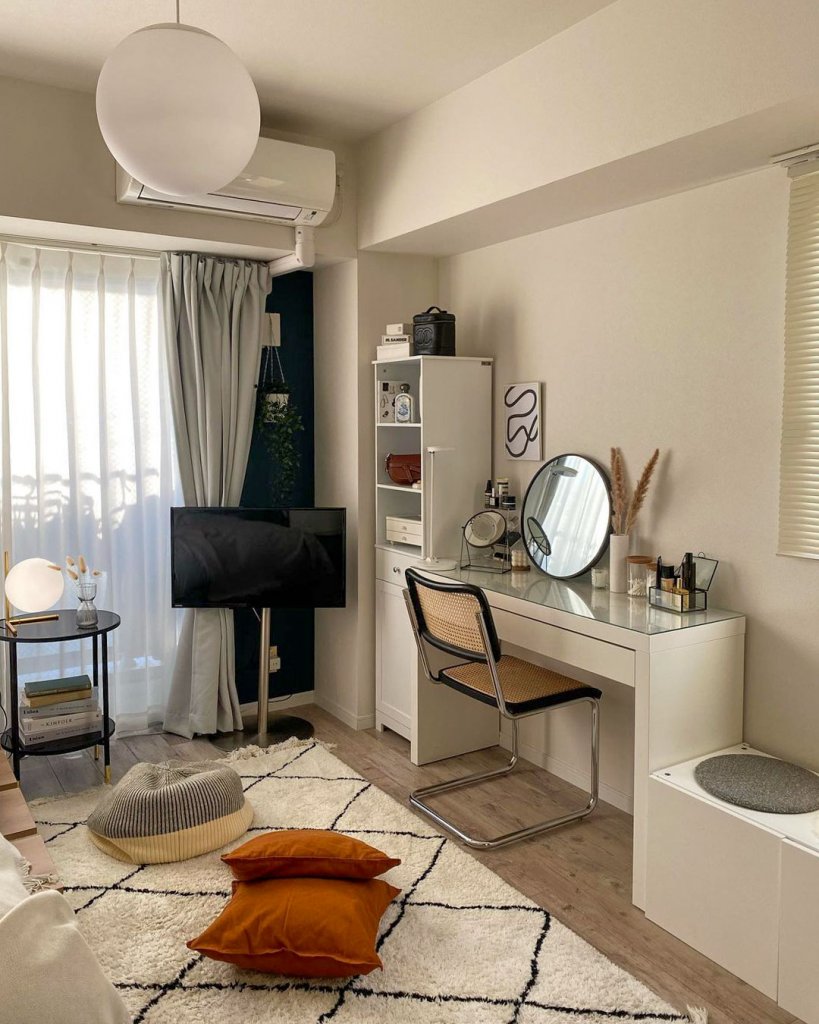 お気に入りの家具を集めて、シンプル＆ナチュラルに整える。一人暮らしの1Kインテリア 【私らしく暮らす】 | ライフスタイル | カルチャー ＆ ライフ | FUDGE.jp