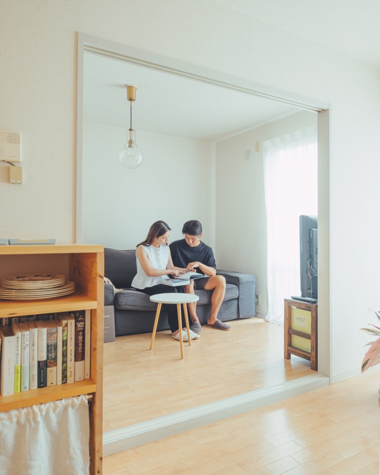 大好きな海の近くで、好きな景色を増やしていく。2LDK・50㎡の二人暮らしインテリア 【私らしく暮らす】 | ライフスタイル | カルチャー ＆ ライフ | FUDGE.jp