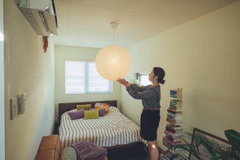 開放感ある吹き抜けのデザイナーズ物件を楽しむ。2DK・50㎡の二人暮らしインテリア 【私らしく暮らす】 | ライフスタイル | カルチャー ＆ ライフ | FUDGE.jp