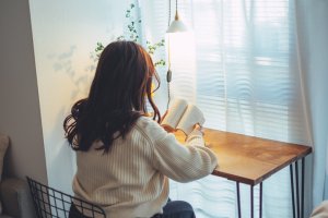 狭い部屋が広くみえて、かつオシャレ！1K一人暮らしインテリア実例3選 | カルチャー | カルチャー ＆ ライフ | FUDGE.jp