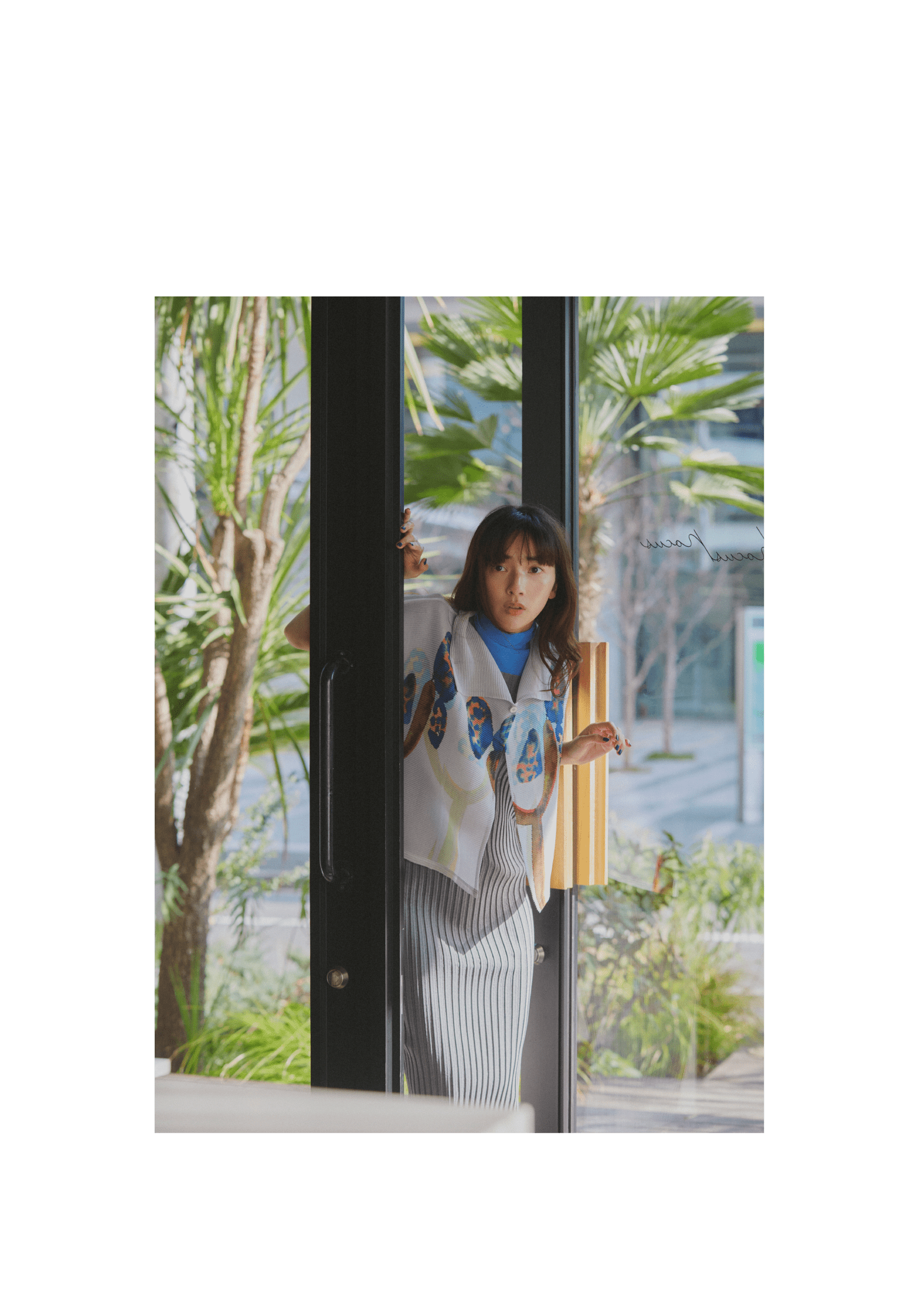 仁村紗和が着る《ミー イッセイ ミヤケ》の春の服 me ISSEY MIYAKE with Nimura Sawa | SPECIAL | ファッション | FUDGE.jp