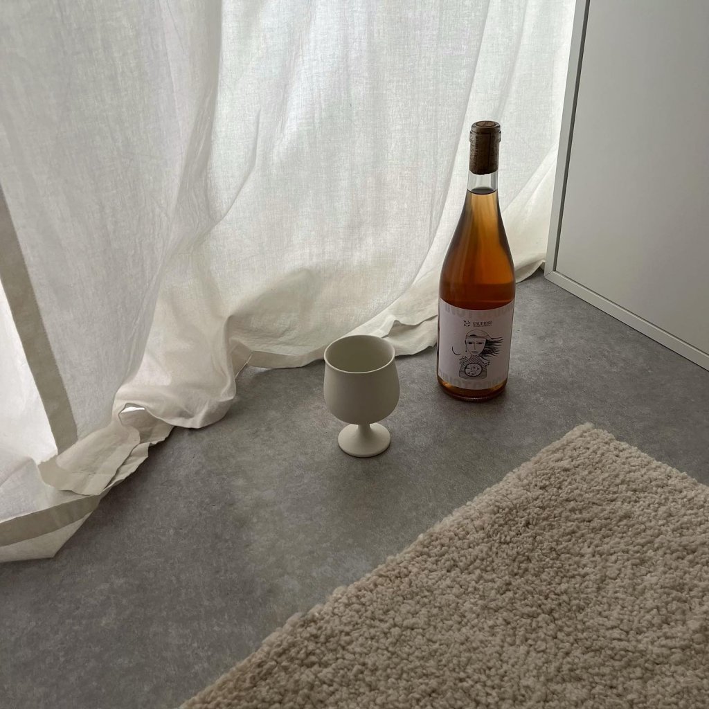 6畳1K、「本当に気に入ったもの」と暮らす。一人暮らしのインテリア 【私らしく暮らす】 | ライフスタイル | カルチャー ＆ ライフ | FUDGE.jp