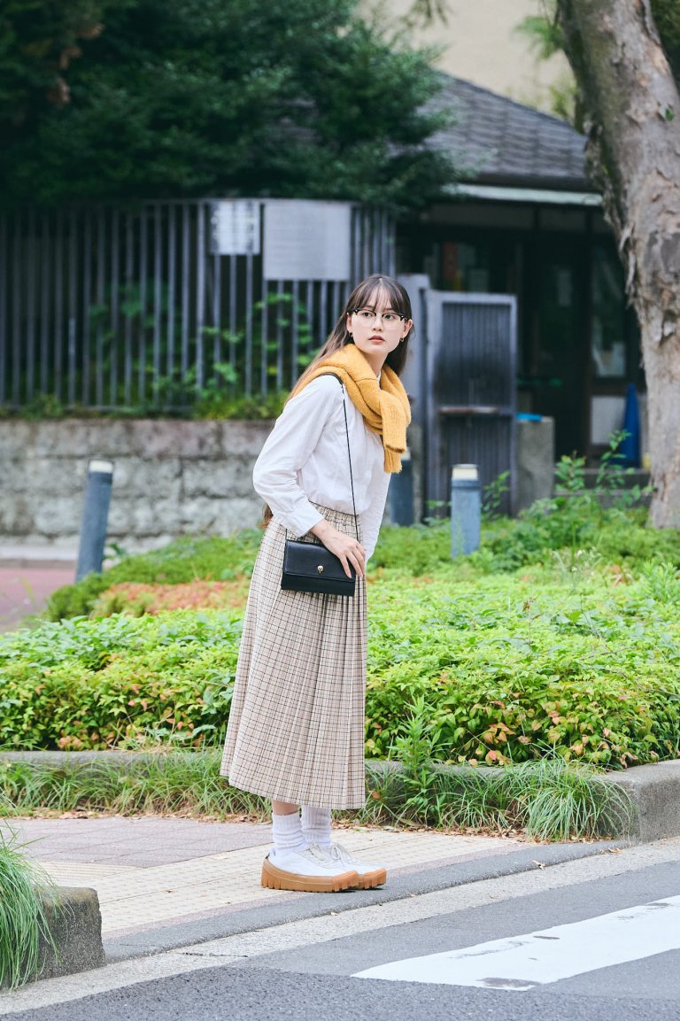 パリ＆ 東京で出会った“スニーカー”のお手本コーデ7選！秋冬も大活躍な《オニツカタイガー》の7足をチェックしよう | SPECIAL | ファッション | FUDGE.jp