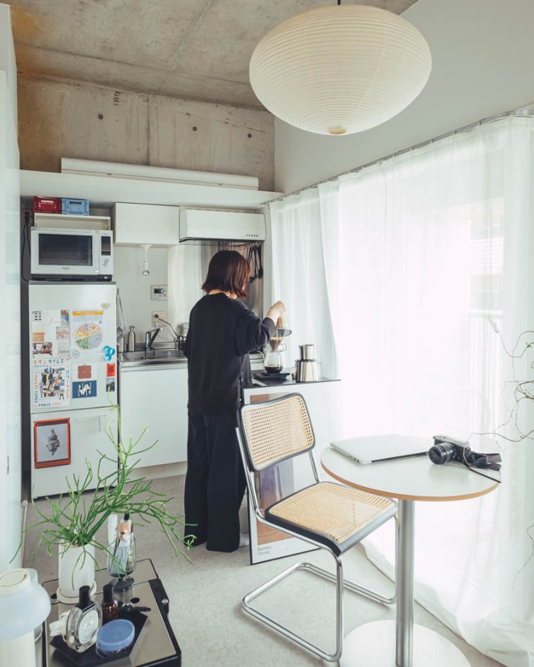 収納はアイテムとアイデアでつくる。1K・26㎡の一人暮らしインテリア 【私らしく暮らす】 | ライフスタイル | カルチャー ＆ ライフ | FUDGE.jp