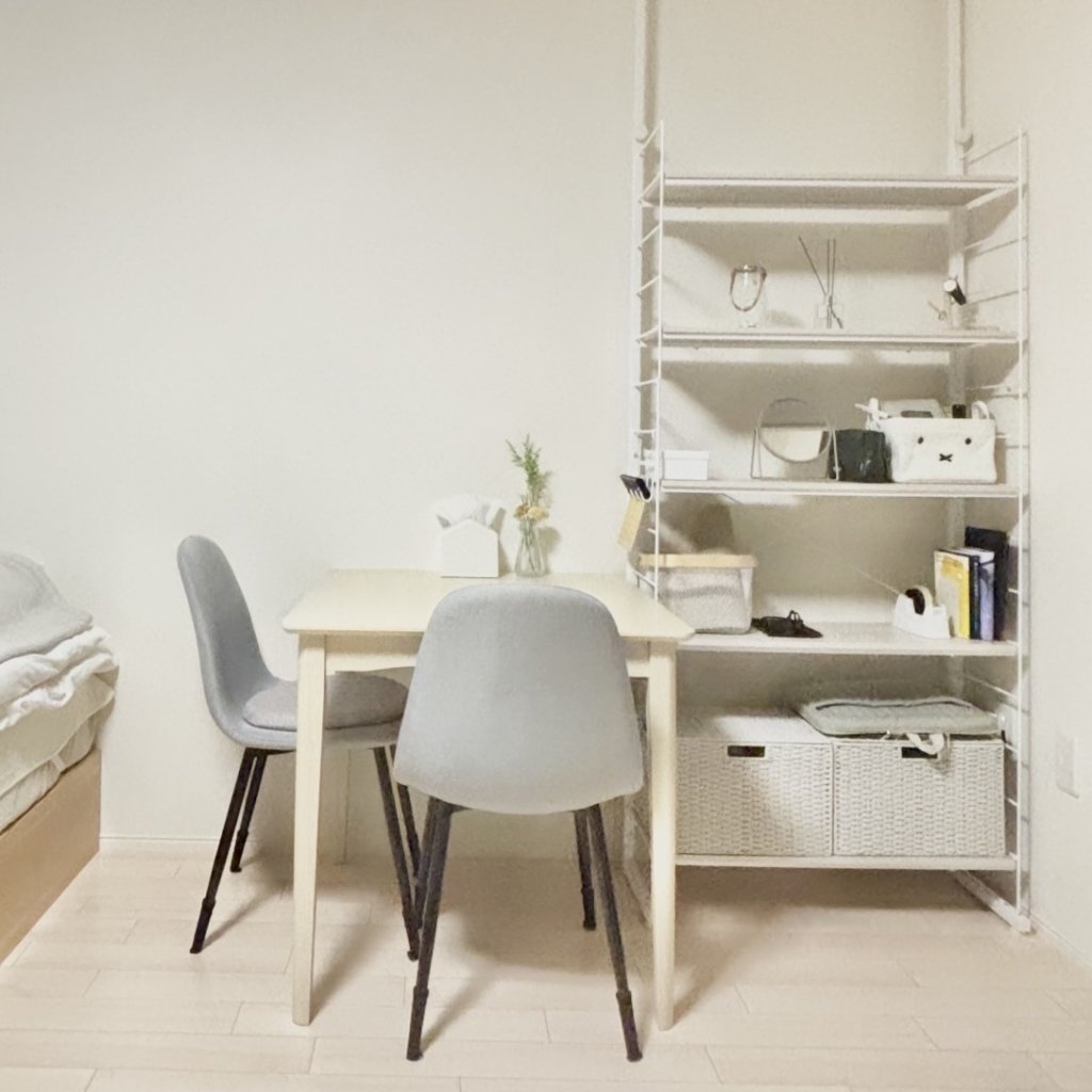 本当に好きなものとだけ、ミニマルに暮らす。一人暮らしの1Kインテリア 【私らしく暮らす】 | ライフスタイル | カルチャー ＆ ライフ | FUDGE.jp