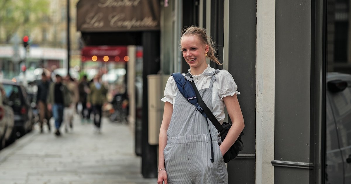 パフスリーブが超かわいい！ パリで見つけたおしゃれなコーデ | PARIS | ワールドスナップ | FUDGE.jp